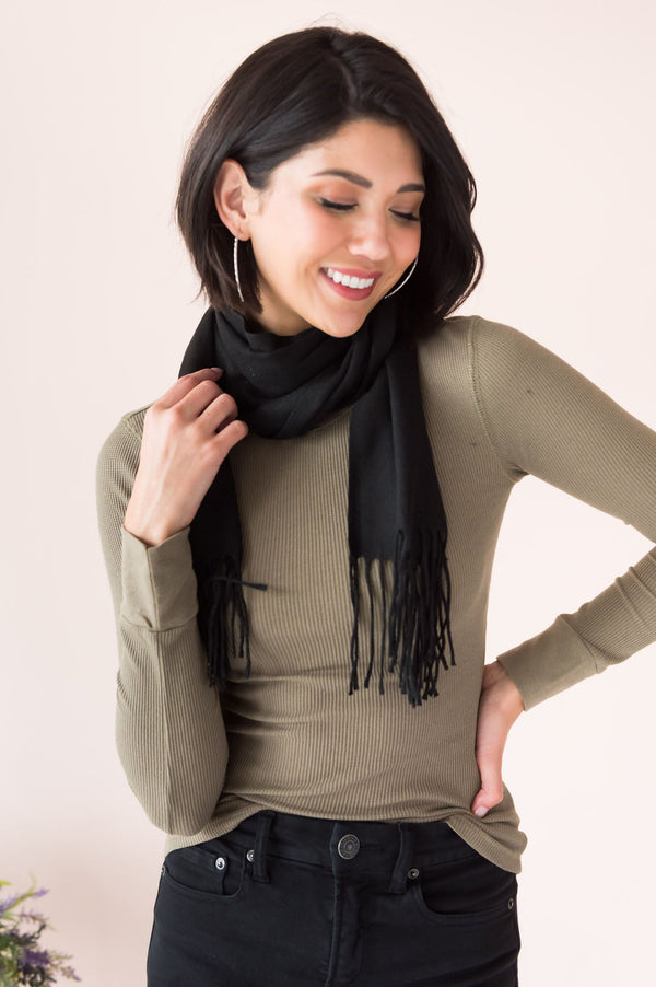 Cozy & Stylish Fringed Edge Scarf